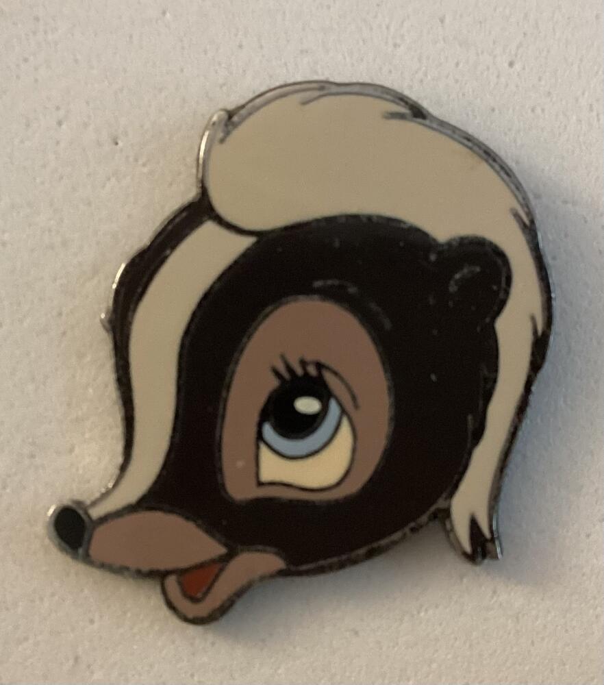 101077 - Flower - skunk - Disney Gallery - Bambi 60th Year