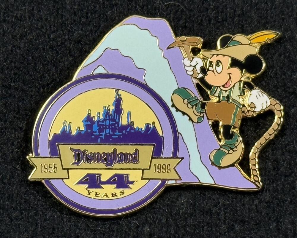 101467 - Disneyland 44 Years - Conquering the Four Mountains - Mickey ...
