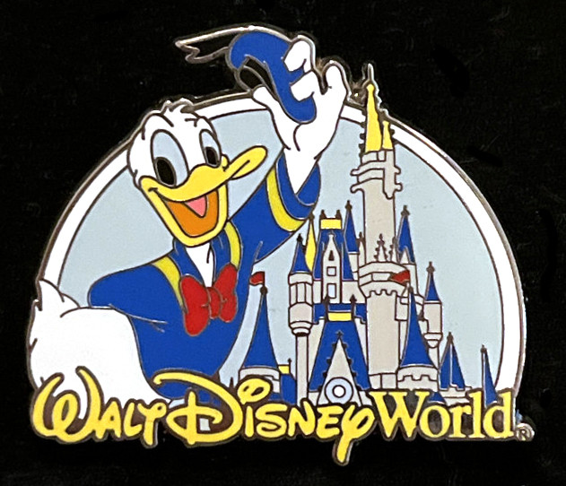 18331 - Donald Duck & Cinderella Castle 2008 WDW - Where Dreams Come ...