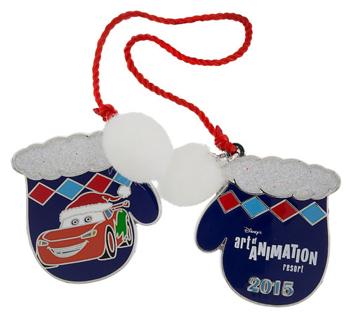 21041 - Art of Animation Resort - Lightning McQueen Mittens - Resorts ...