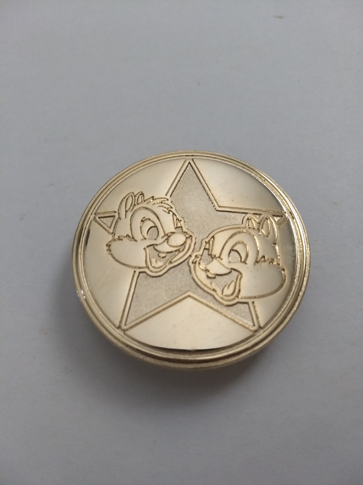 31465 - Chip and Dale - Gold Star Coin Series - Disney Studio Store ...