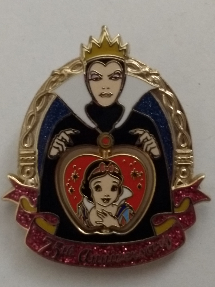 37532 - Evil Queen and Snow White Spinner - Snow White and the Seven ...