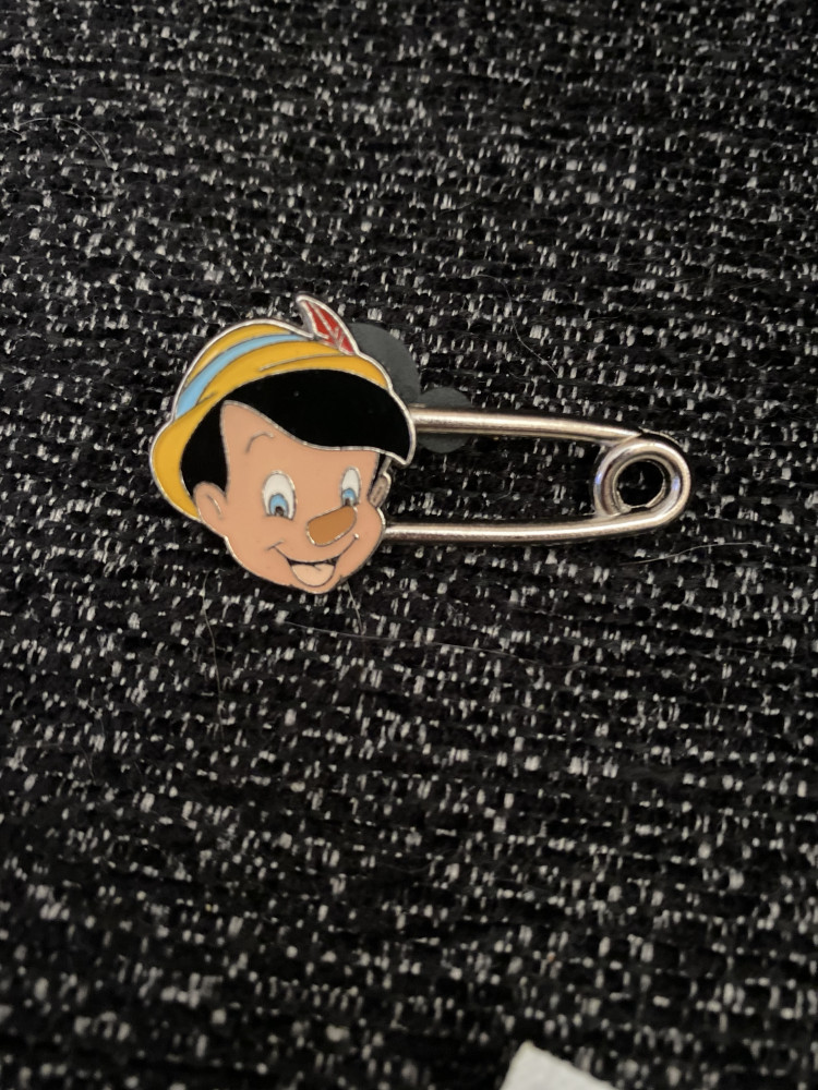 39732 - Pinocchio - Safety Pin - Hong Kong Disneyland Disney Pin