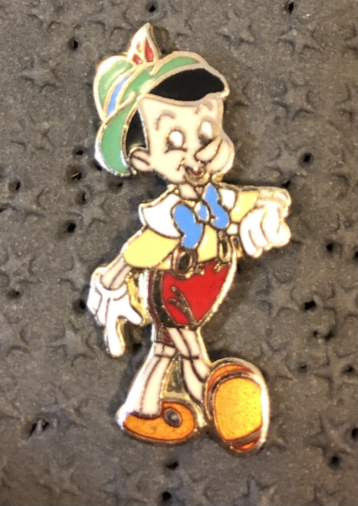 41022 - Pinocchio Walking with Green Hat (ERROR Pin) - Pinocchio - Walt ...