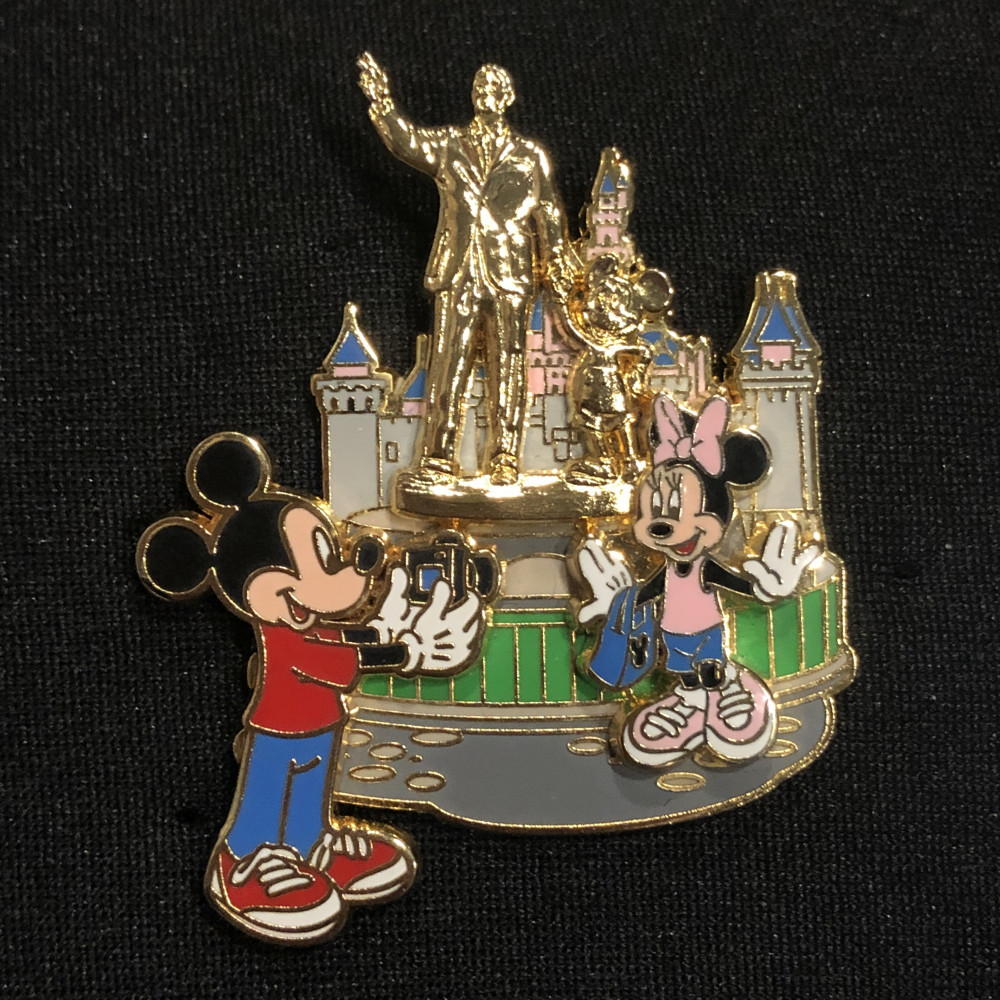 41305 - Mickey and Minnie at the Partners Statue - Partners Statue ...