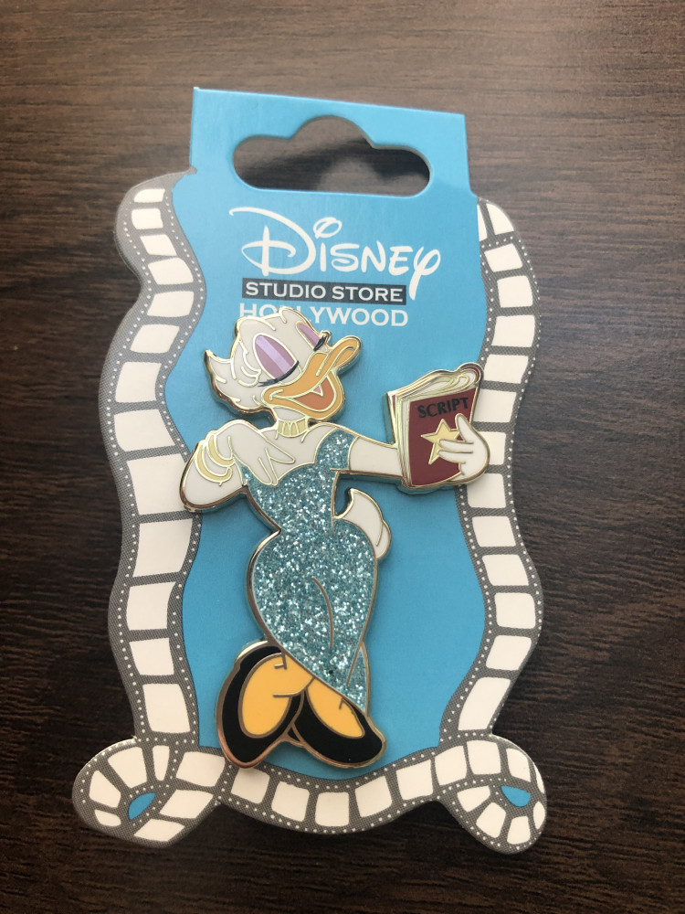 42333 - Starlet Daisy Duck with Script - Old Hollywood Series - Disney ...