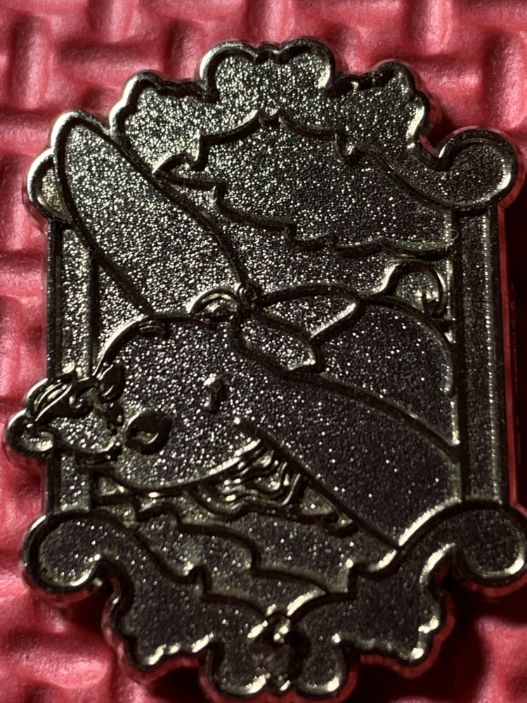 43465 - Dumbo Soaring with Feather Chaser - 2012 Hidden Mickey - Dumbo ...