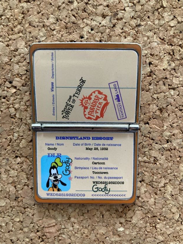 48325 - Goofy Passport - Disneyland Passport - Disneyland Resort Disney Pin