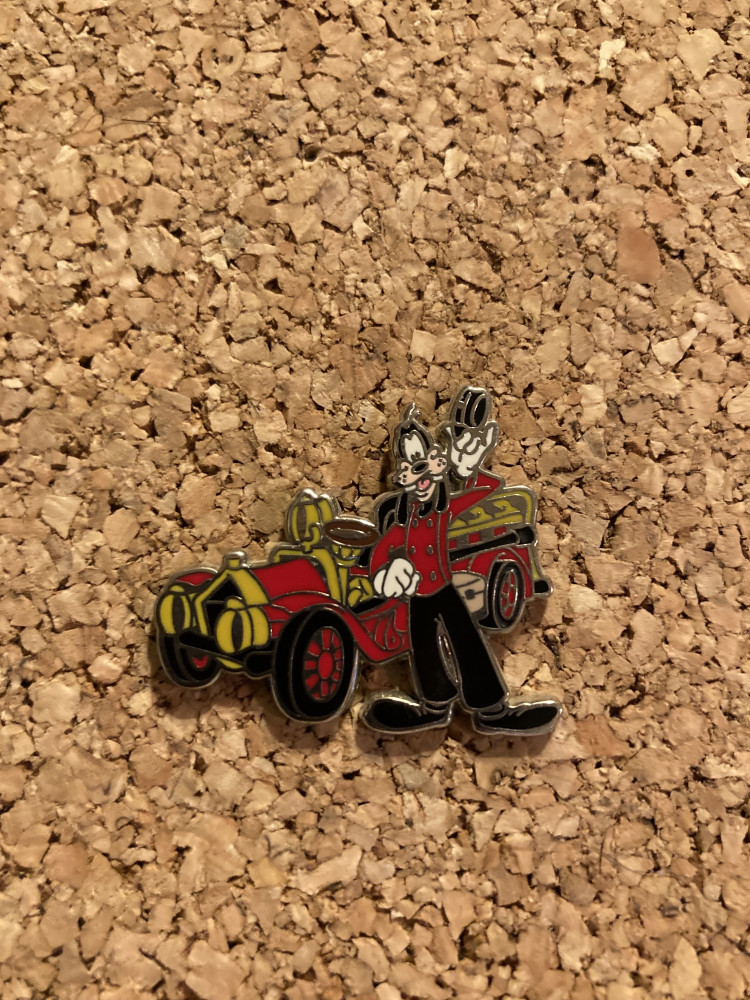 48330 - Goofy with Fire Engine Truck - Main Street USA Area Vehicles ...