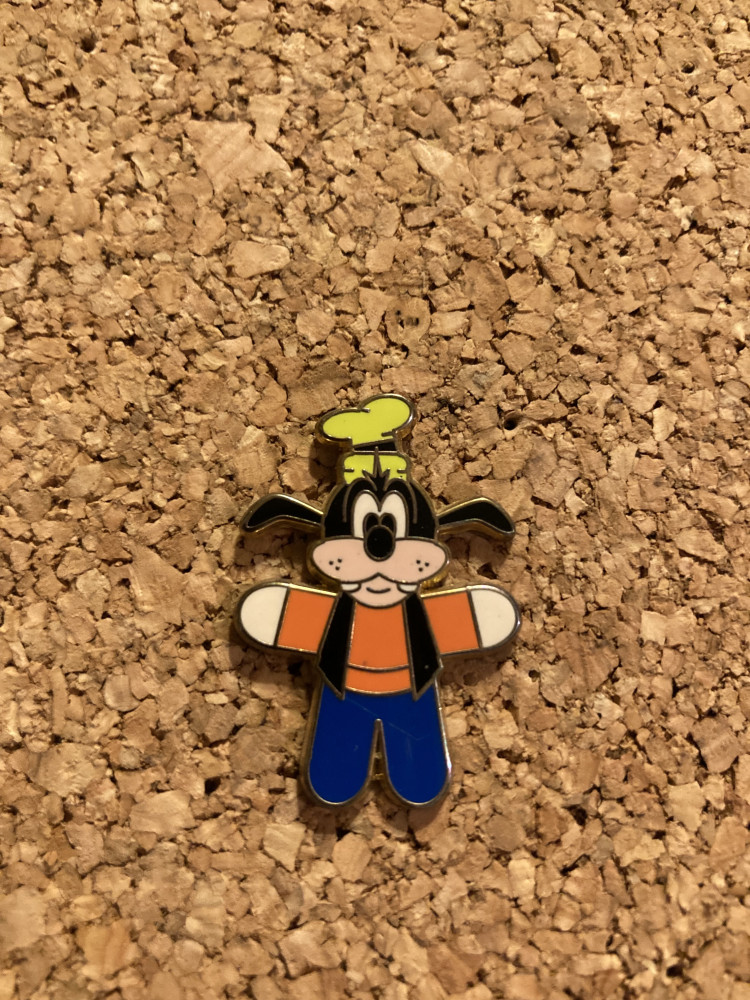 48335 - Goofy small with arms out - Unknown Series - Disneyland Resort ...