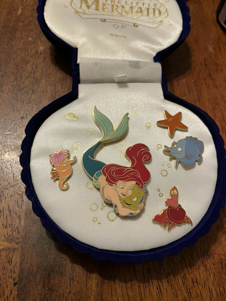 50409 - Ariel & friends 5 pin set in clam box - The Little Mermaid ...