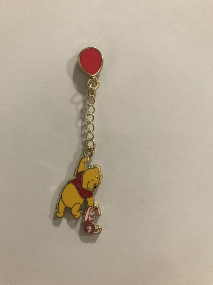 51194 - Pooh and Piglet Dangle Red Balloon Chain - Boxlunch - Disney