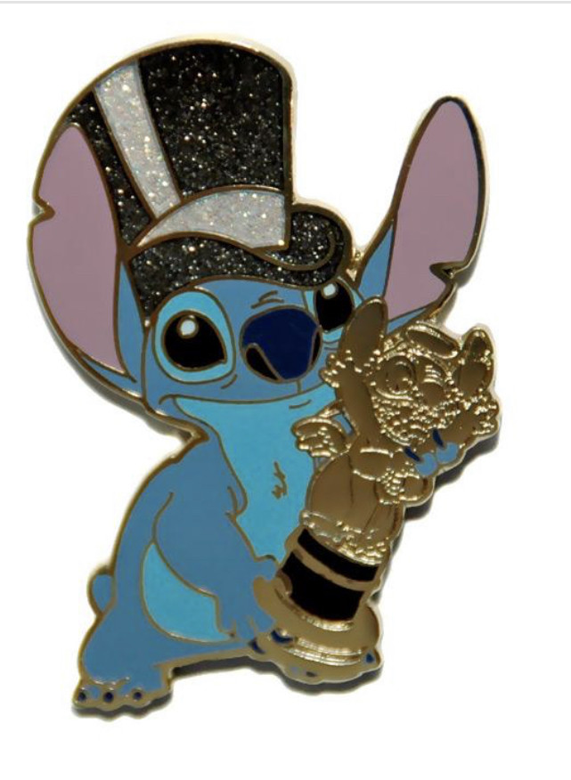 56945 - Stitch holding trophy - Characters with Trophies - Disney ...