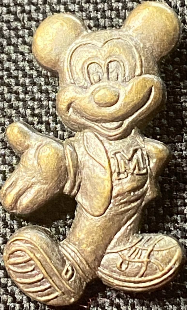57883 - Mickey - Mickey Mouse - Misc - Disney Licensed Disney Pin