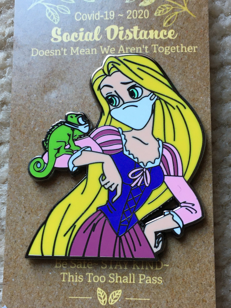 58587 - Rapunzel & Pascal in Tangled with Masks - Fantasy Pin Series ...