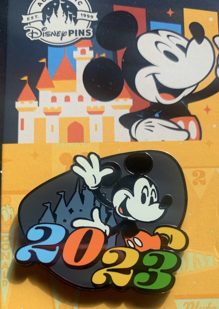 60289 - Mickey Mouse and Friends Pin Trading Booster Set - Mickey Mouse ...