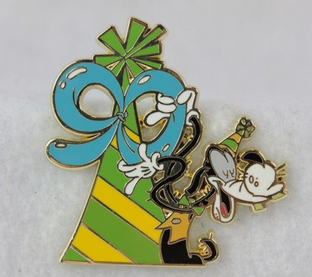 61369 - Goofy with Party Hat and Balloon ONLY - Celebrate Mickey 90th ...