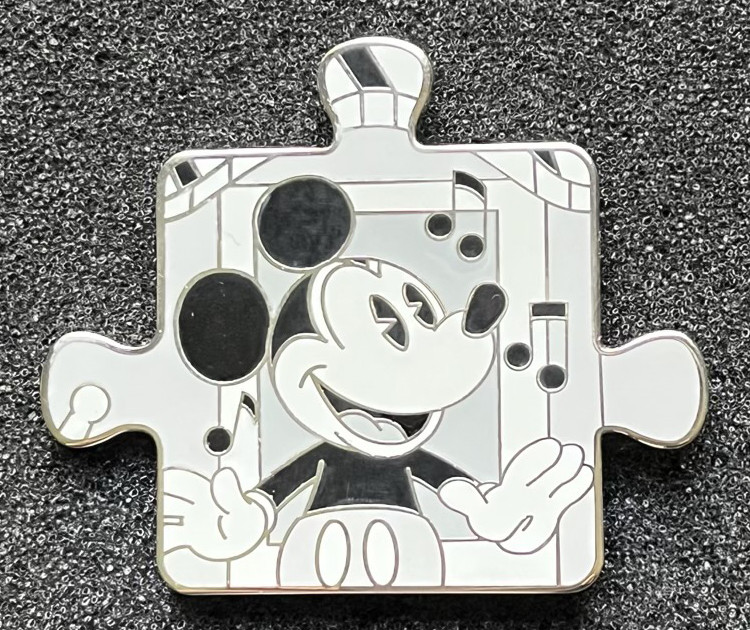 61569 - Mickey - Character Connection Mystery Puzzle Mickey and Friends ...