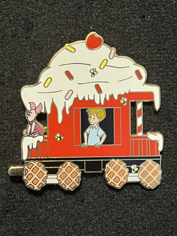 61760 - Christopher Robin & Piglet - DSSH - Winnie the Pooh Ice Cream ...