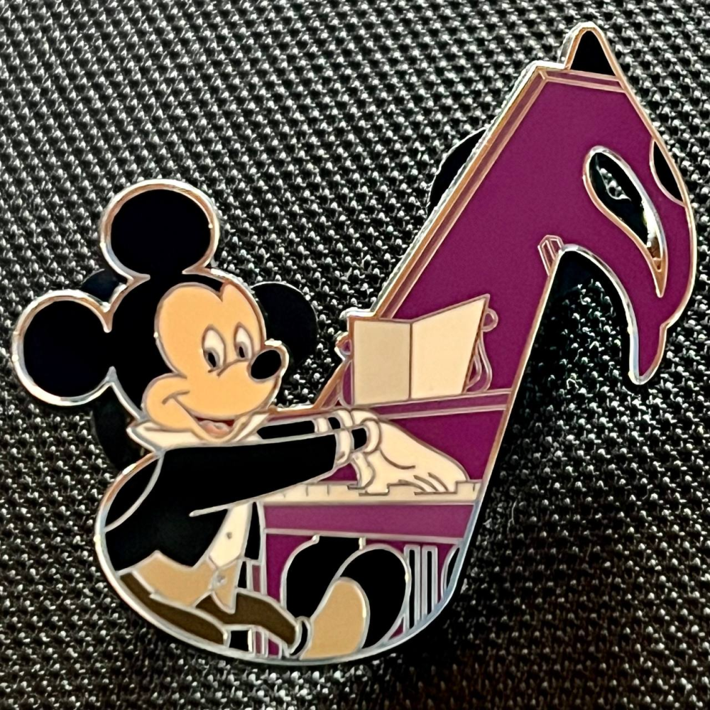 62008 - Mickey Mouse - Disney’s Music Notes Mystery Collection