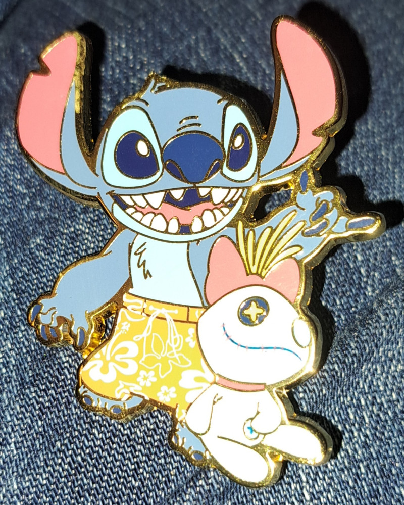 63557 - Stitch in Swimsuit with Scrump - Stitch Beach Vibes Blind Box ...