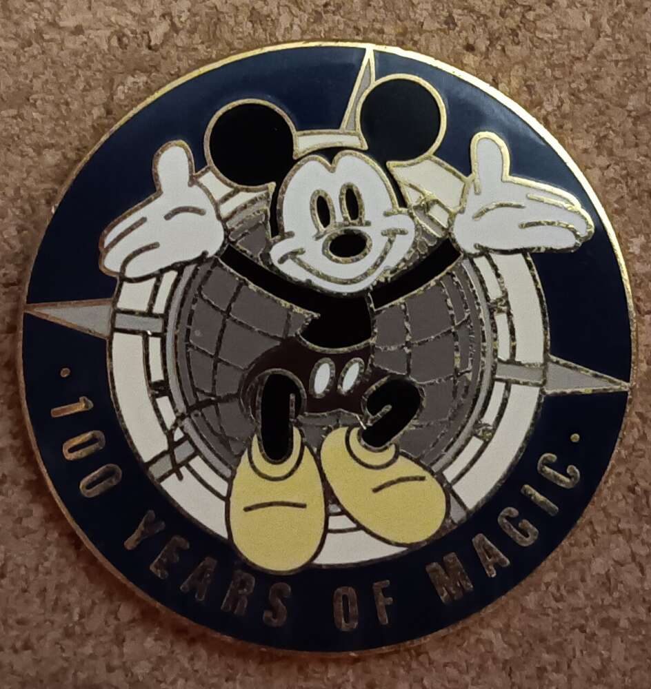 64374 - Mickey Mouse - 100 Years of Magic