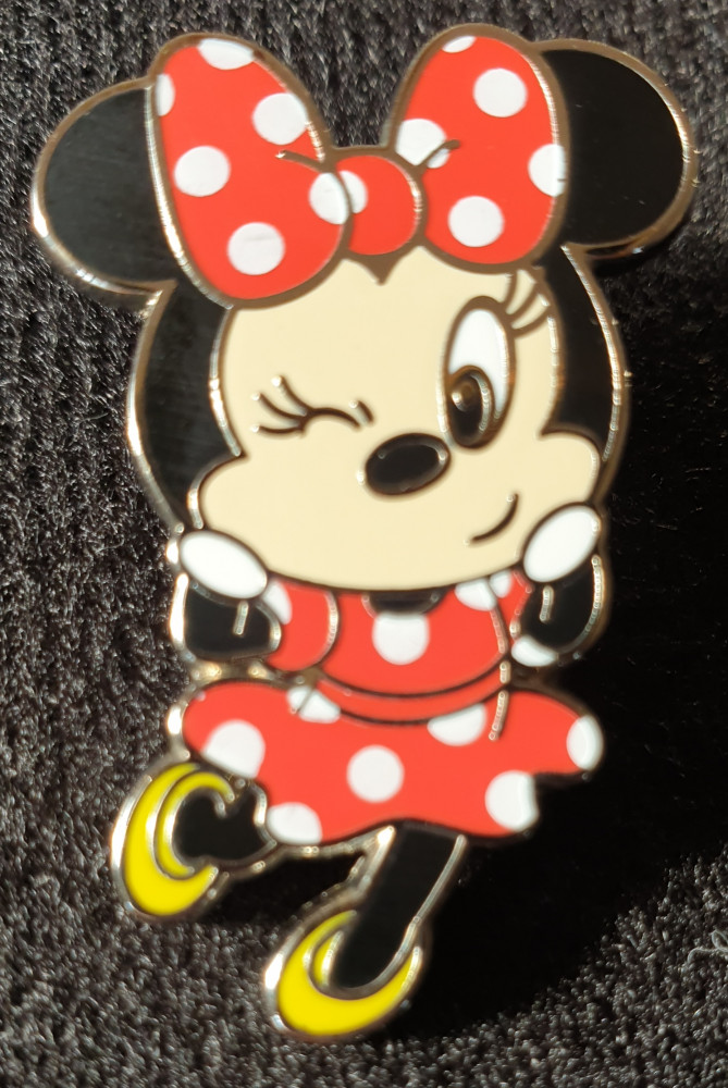 52631 - Minnie Mouse - Mickey and Friends Cuties Booster Pin Set ...