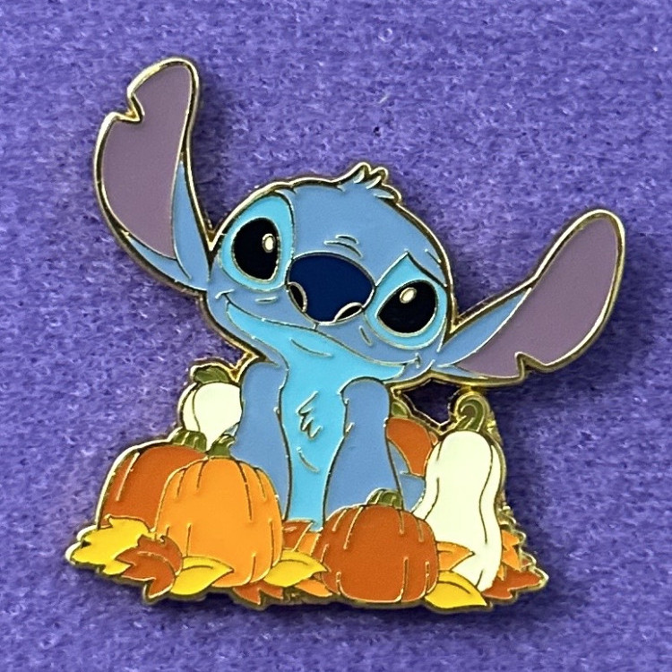 66847 - Stitch with fall pumpkins - Stitch Fall Blind Box - Loungefly ...