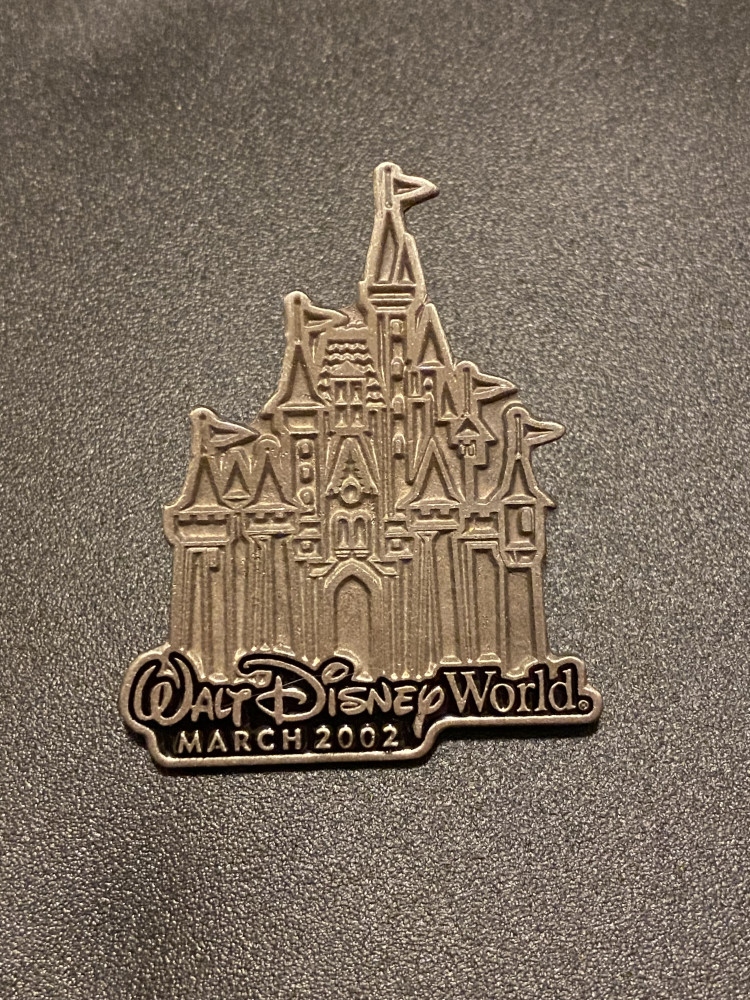 67237 - Disney’s Around the World Castle 2002 - Main Street Cinema