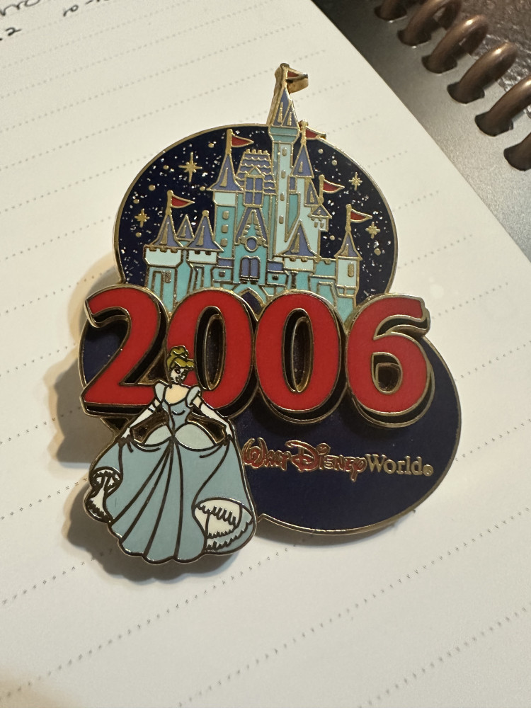 67433 - Cinderella Castle - Cinderella - 2006 Dated Year Pins - Walt ...