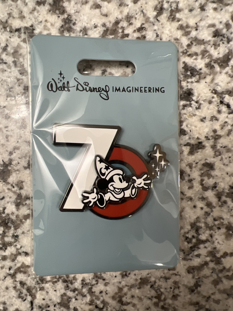 67253 - 70th Anniversary Imagineering Mickey (white & red variant ...