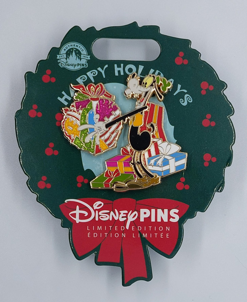 69382 - Goofy with Presents - Christmas 2023