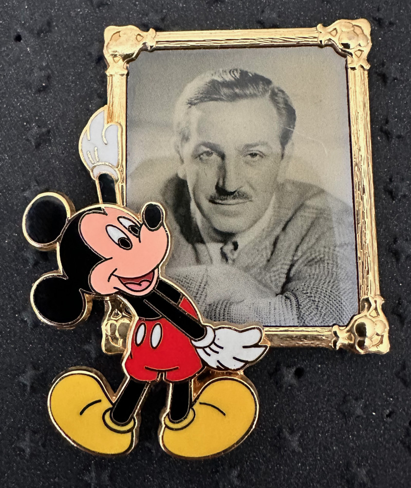 10665 - Mickey - Holding Picture Frame - Walt Disney