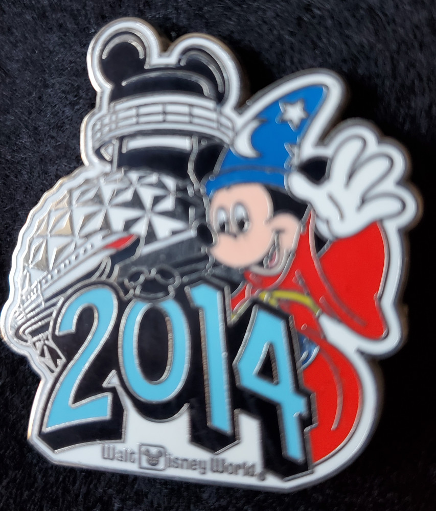 72548 - Starter Lanyard Set - Sorcerer Mickey - Earful Tower, Spaceship ...