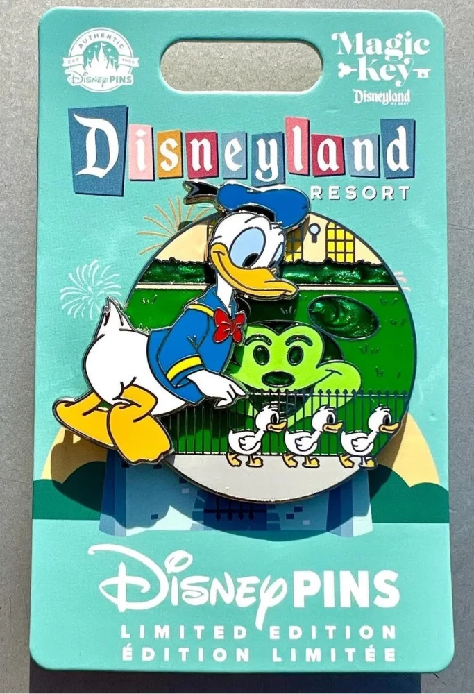 73139 - Donald Duck and Ducklings - Disneyland Magic Key Quarterly ...