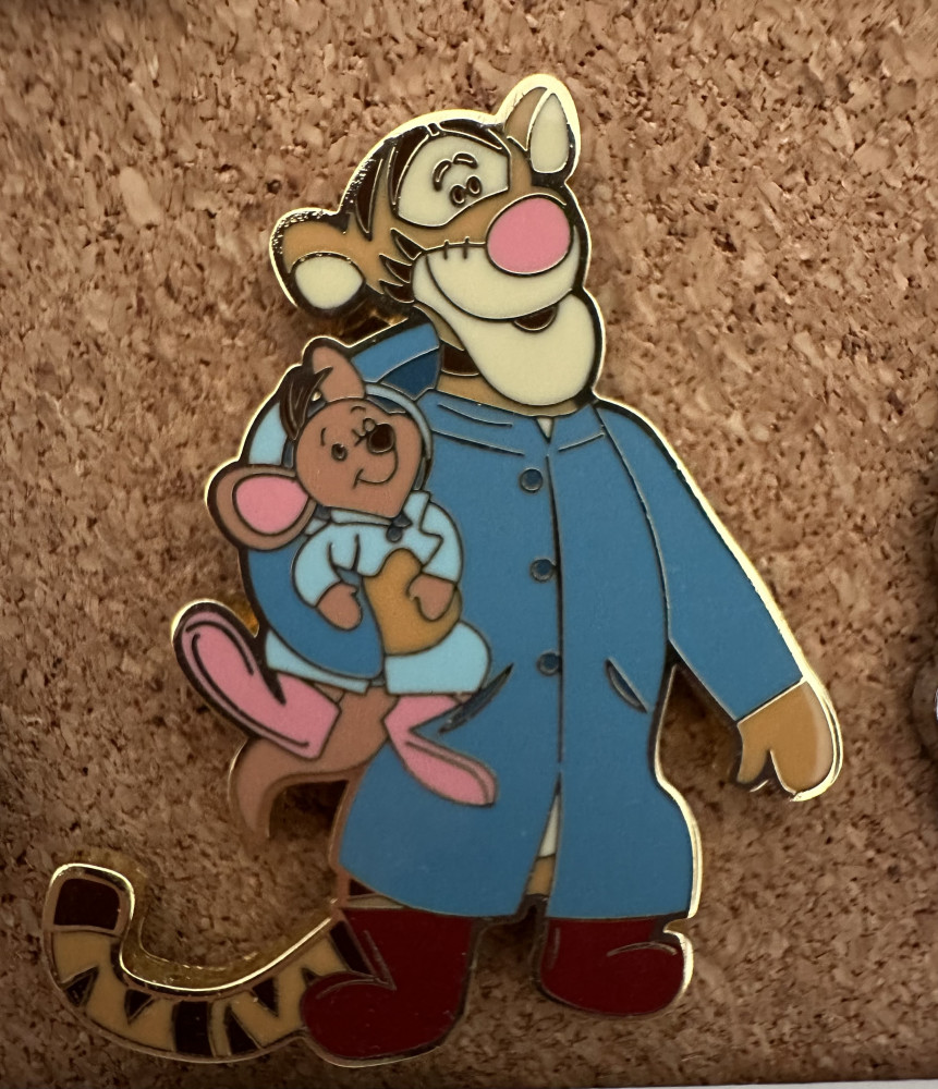 74989 - Tigger Holding Roo - Winnie the Pooh & Friends Rainy Day - Pooh ...