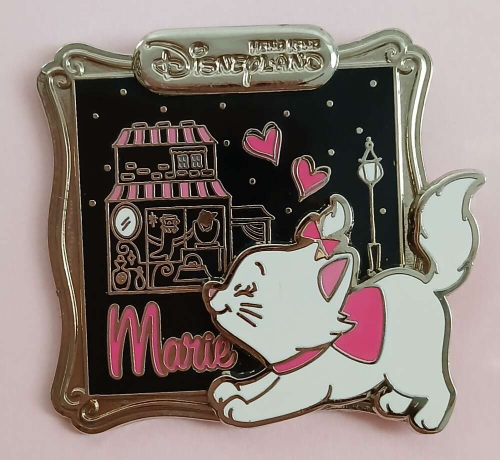 75801 - Marie streching in front of shop - The Aristocats - Hong Kong ...