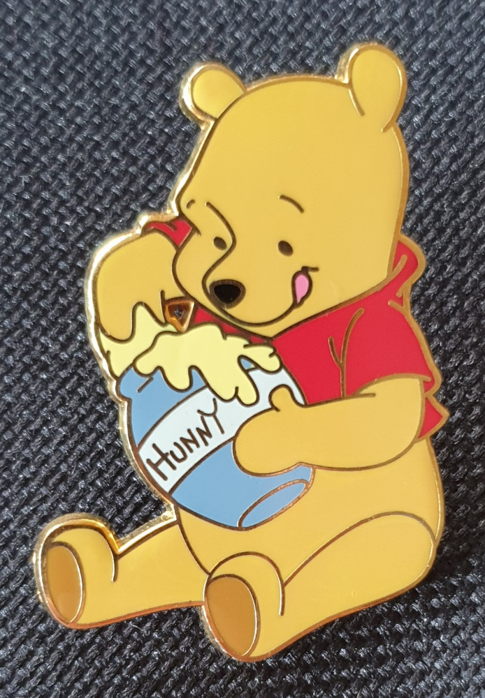 77772 - Winnie the Pooh eating "hunny" - Winnie the Pooh