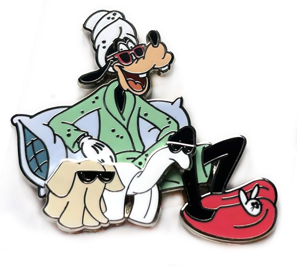 78737 - Goofy cruising with towel animal - Disney Cruise Line - Disney ...