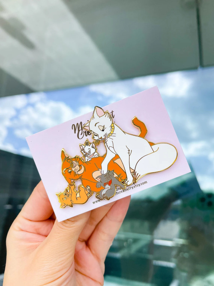 79574 - The Aristocats - Duchess, Thomas O'Malley, Marie, Toulouse, & Berlioz - Fantasy Pin ...