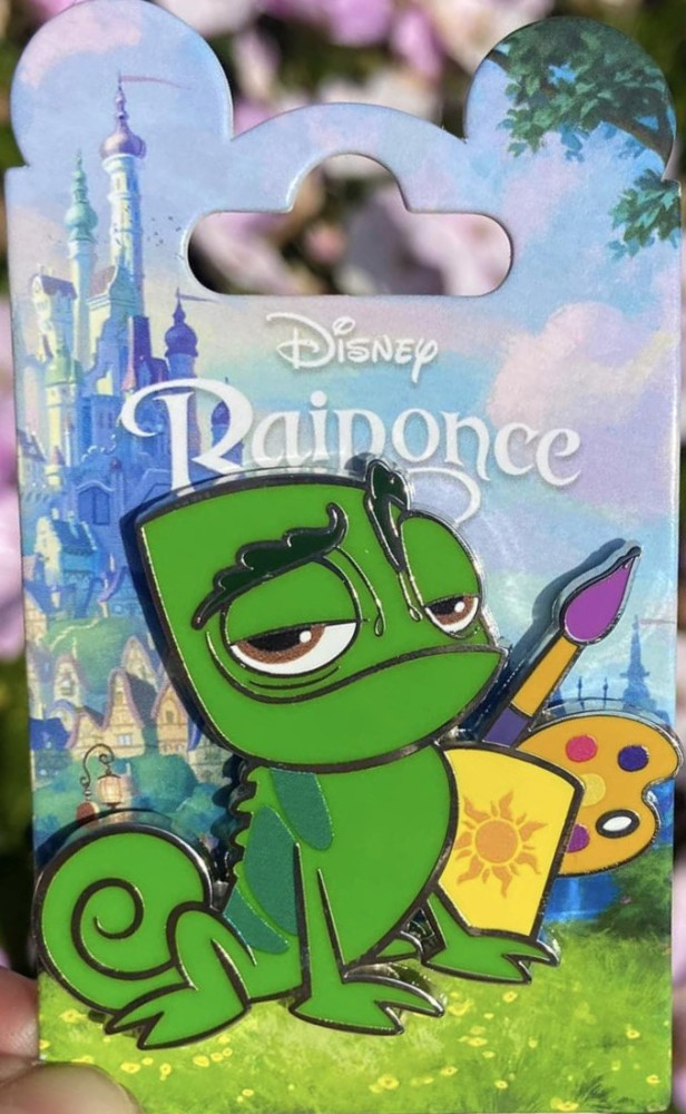 83322 - Pascal with paint palette - Tangled - Disneyland Resort Paris ...