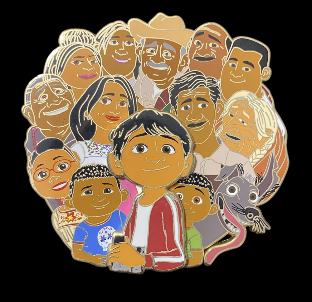 88448 - Coco Family Character Cluster - Fantasy Pin Series - Fantasy ...