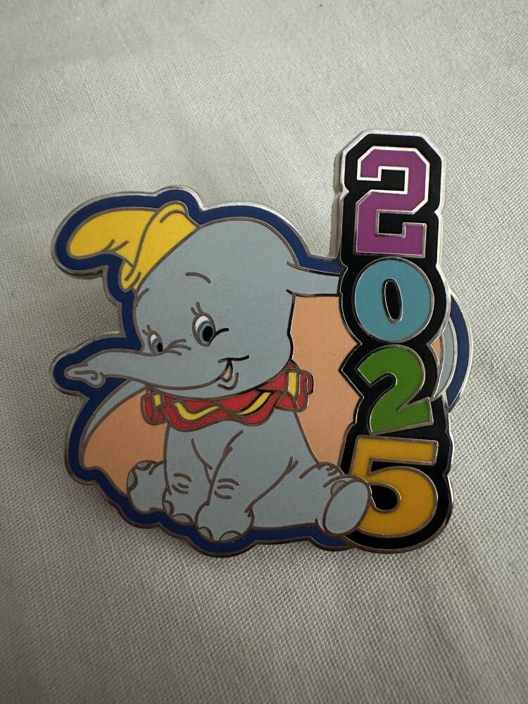 89071 - Mystery Collection — Dumbo - 2025 Dated Year Pins
