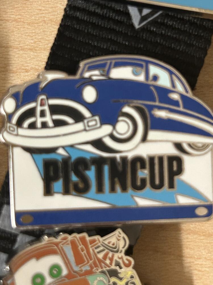 91249 - Doc Hudson PISTNCUP - Pixar Cars Lanyard Booster