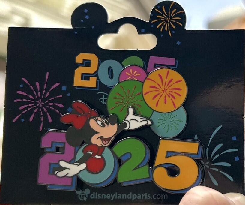 91997 - Minnie with fireworks - 2025 Dated Year Pins - Disneyland ...