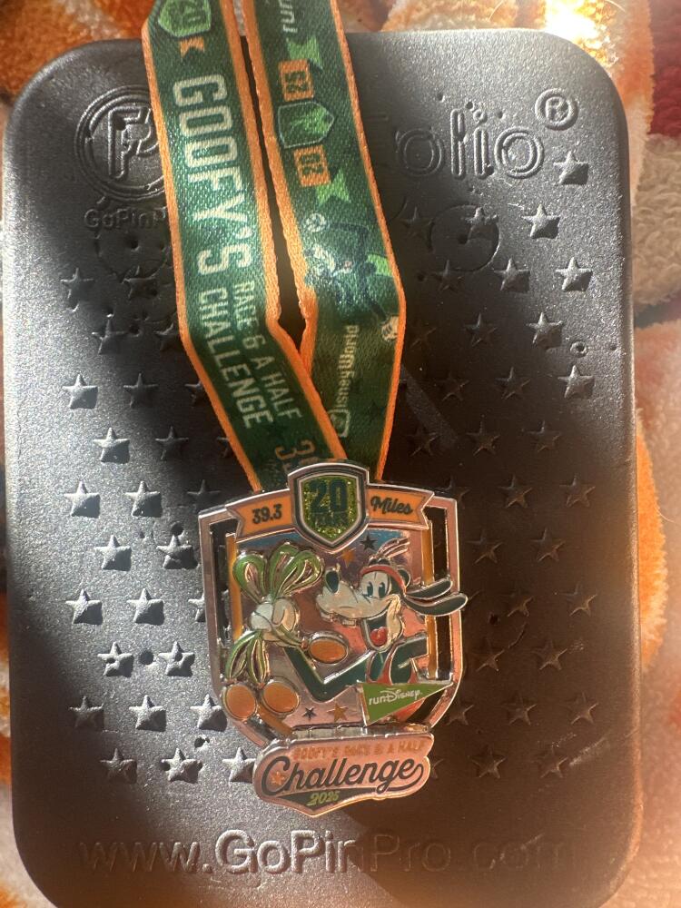 93550 - Goofy challenge Medal - Rundisney: marathon weekend 2025 - Walt ...