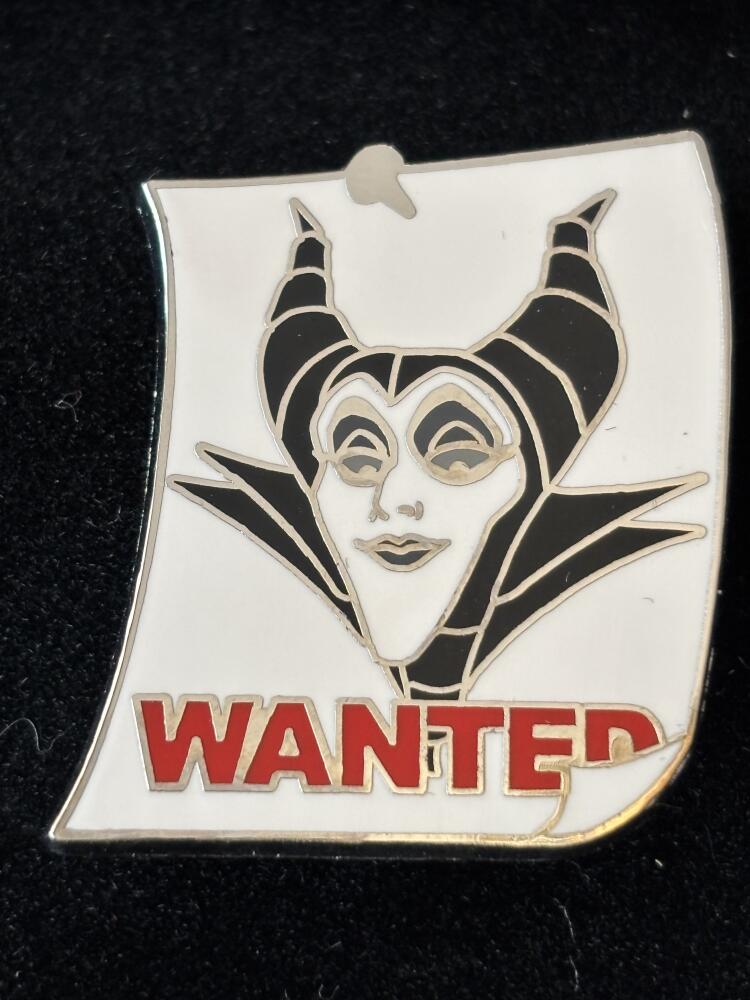 95630 - Maleficent - No Hidden Mickey - Cast Lanyard Collection III ...