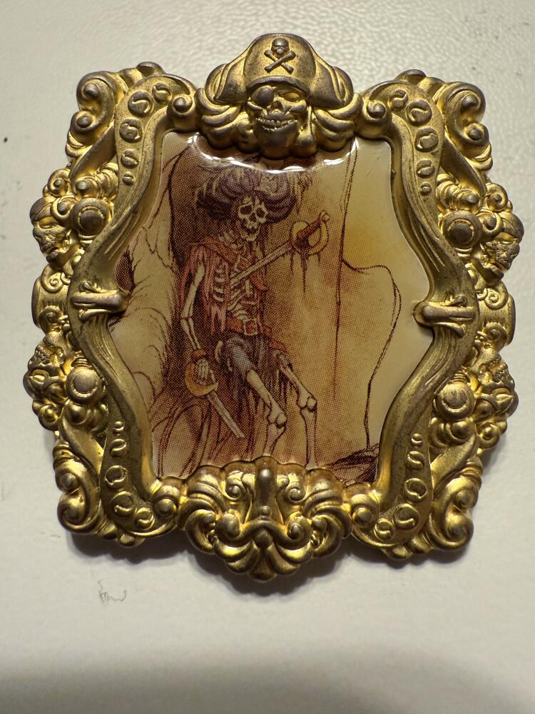 95702 - Stabbed Pirate Skeleton - Pirates of the Caribbean - Gold Frame ...