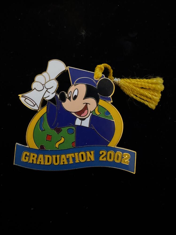 98235 - Mickey Mouse Graduation 2002 - Graduation