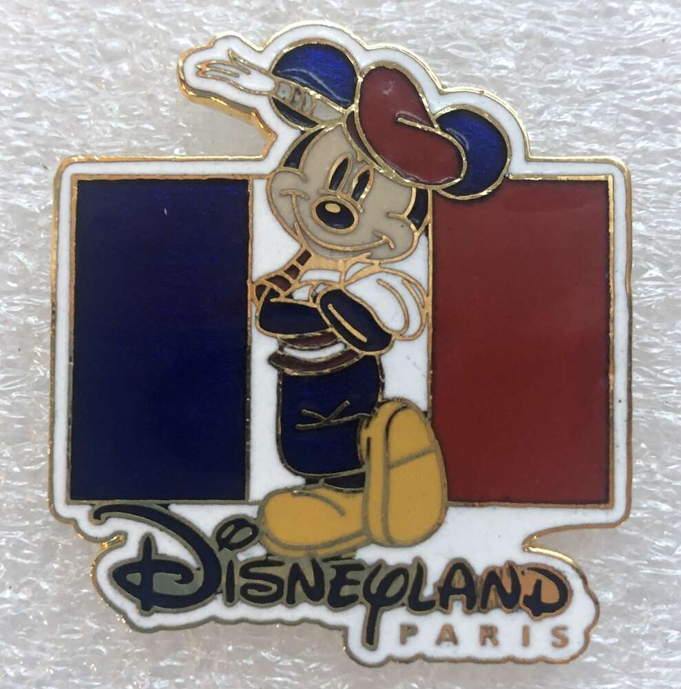98775 - French Mickey Mouse and France Flag - Disney's Around the World